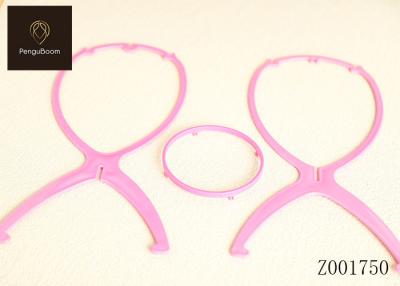 Cina La parrucca di plastica regolabile di altezza 36cm sta il bianco nero rosa blu 90g in vendita