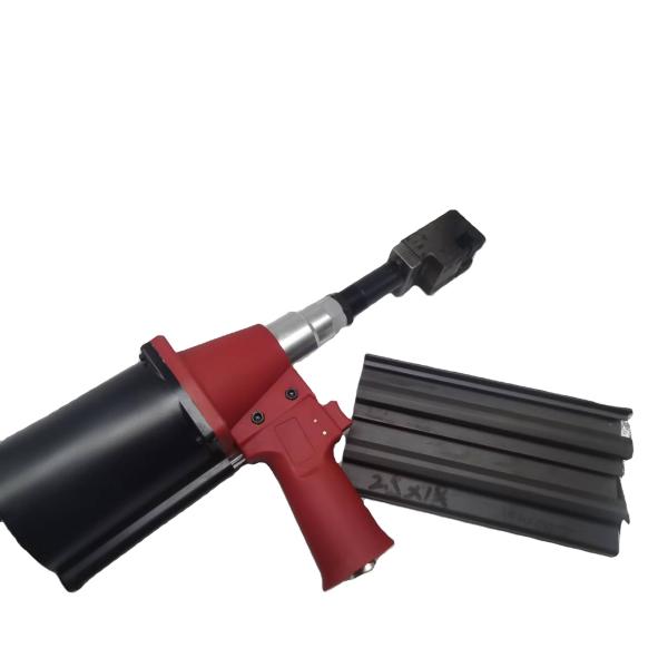 Quality Hydraulic Pneumatic Aluminium Window Punching Machine 2.1Ton 2.5*18mm Drain Hole for sale