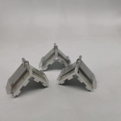Chine Connecteur d'angle en aluminium de type V pour murs de rideau en verre et portes coulissantes à vendre