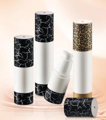 Cina Bottiglie di plastica senz'aria del nero di Logo Customized 50ml per lozione Silm e lucido in vendita
