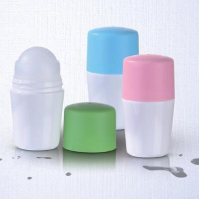 Cina rotolo della pasta del profumo del corpo della radura 15ml sulla bottiglia di plastica con la palla di rullo rotonda in vendita