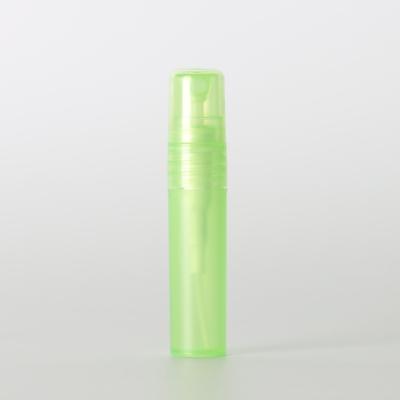 Cina Piccole bottiglie riutilizzabili dello spruzzo, spruzzatore portatile della pompa a mano 4ml con il cappuccio della serratura in vendita