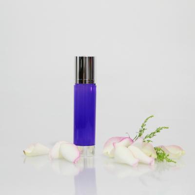 Cina Bottiglie cosmetiche vuote senz'aria di lusso/bottiglia acrilica lozione del coperchio a vite in vendita