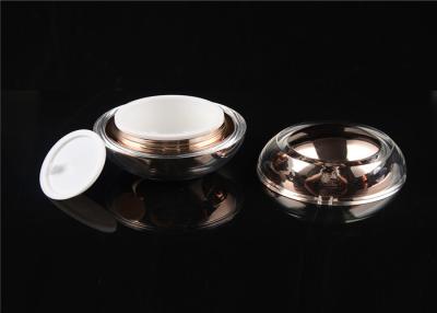 中国 15ml 30ml 50ml 100mlの新しい設計優雅な金色のポンプを搭載する化粧品のプラスチックびんの卸売のローションのびん 販売のため