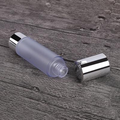 Cina Plastica pp che glassa il cappuccio d'argento di placcatura delle bottiglie senz'aria del cosmetico più di meno per lozione in vendita