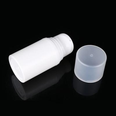 Cina Cosmetico senz'aria di plastica bianco delle bottiglie che imballa con il coperchio glassato pp materiale in vendita