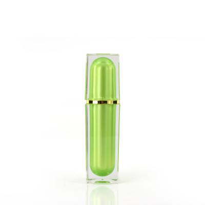 Cina Bottiglia senz'aria di plastica verde della lozione del quadrato 30ml 50ml in vendita