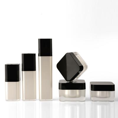 Cina Bottiglie cosmetiche senz'aria della lozione di cura di pelle 15ml 30ml 50ml in vendita