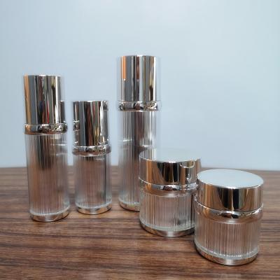 中国 贅沢15ml 30ml 50ml PPの空気のないローションのびん 販売のため