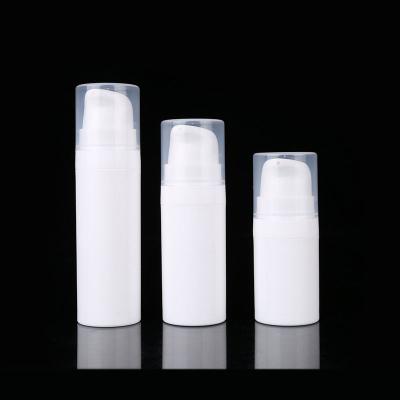 Cina OEM 5ML 10ML 15ML bottiglia di plastica in PP bianca cosmetica rotonda senza aria in vendita