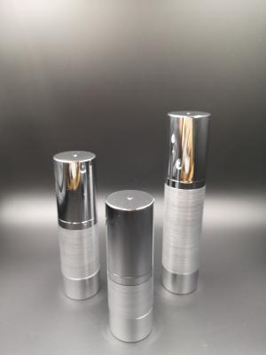 Cina 15 ml 30 ml 50 ml di plastica PP argento chiaro al prezzo di fabbrica per lozione per la cura della pelle bottiglia di pompa senza aria rotonda intero in vendita