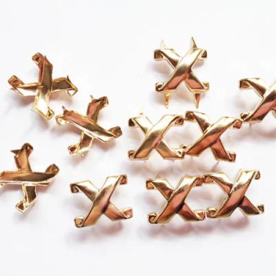 China 4 Prongs Gold Crossed Studs; Brass Pronged Crossed Nailheads 