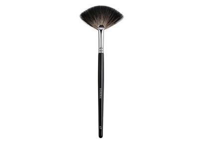 China Small Fan Luxury Makeup Brushes With Nature Raccoon Hair For Finishing Application for sale
