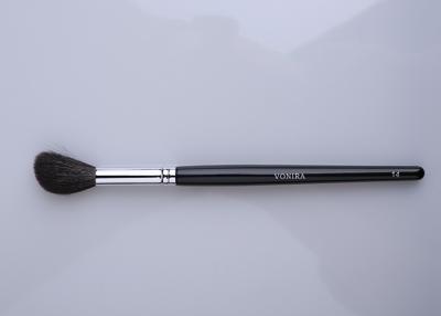 China Precision Slant Powder Highlight Makeup Brush With Luxury Soft Gray XGF Goat Hair for sale