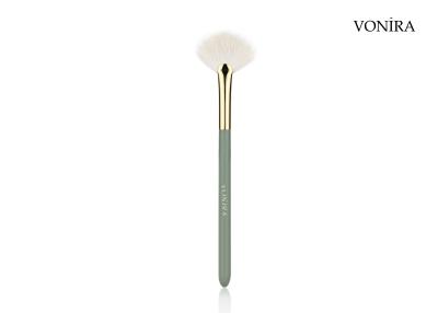 China Vonira Custom Wholesales Natural White Goat Hair Fan Highlighter Brush with Private Label Service for sale