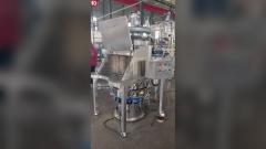 The customized dust-free feeding station is equipped with a rotary vibrating screen and a small hopp
