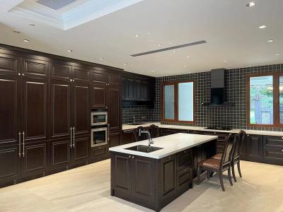 China Cocina de acero inoxidable estilo europeo en forma de U con isla multifuncional y hardware de oro de primera calidad en venta