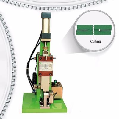 Κίνα Ημιαυτόματη μηχανή κοπής δαντέλας με φερμουάρ νάιλον για βιομηχανίες υφαντουργίας και ενδυμάτων προς πώληση