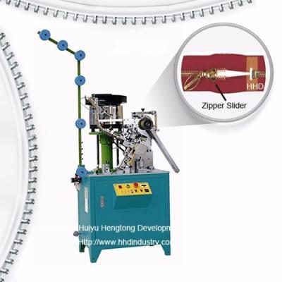 Κίνα 220V Μηχανή αυτοματοποιημένου μεταλλικού φερμουάρ μηχανή εισαγωγής γλιστρισμού 4800pcs/18cm/h προς πώληση