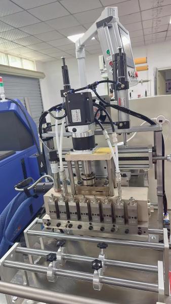 Quality 10-25m/Min Hook And Loop Back Adhesive Machine With Adjustable Heat And Pressure for sale