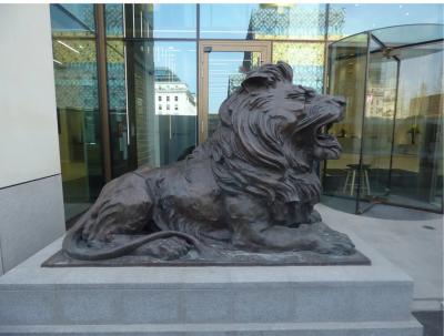 China Outdoor  Life Size Lion Bronze Statue Bronze Lion Sculpture 110cm for sale