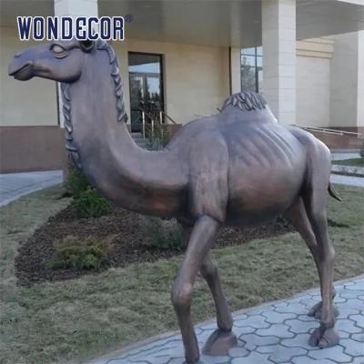 Cina Figurina bronzea del cammello della statua bronzea all'aperto a grandezza naturale del cammello di MERAVIGLIE in vendita