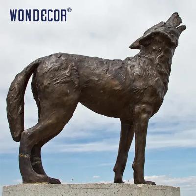 Cina Il tempo all'aperto della decorazione del giardino della foresta selvaggia resiste alla scultura del lupo della colata del metallo in vendita