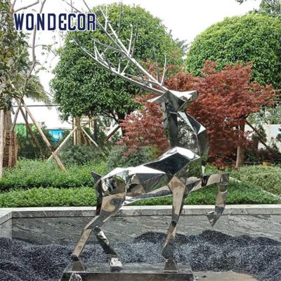 中国 Abstract Outdoor Stainless Steel Artists Garden Geometry Sika Deer Highly Crafted 販売のため