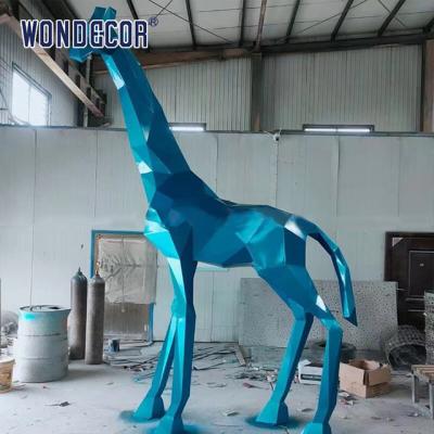 China Intricate Forged Metal Sculpture Geometric Giraffe Te koop