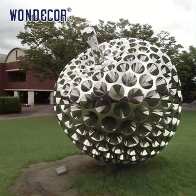 Cina Metal Art Large Stainless Steel Garden Sculptures Hole Digging Apple in vendita
