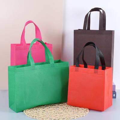 Cina Tasse da spesa non tessute con loghi personalizzati per Eco Boutique riutilizzabili in vendita