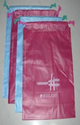 Cina Spessore di plastica degradabile di plastica della borsa 0.12mm dell'imballaggio delle borse di indumento dell'HDPE rosso in vendita