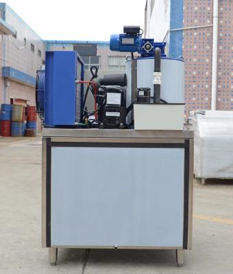 China 8.6 kw Refrigerating Capacity Big Block Commercial Flake Ice Machine for Business Beverage for sale