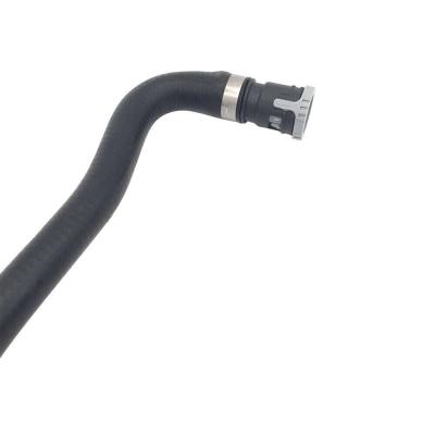 Cina OE 31338757 Tubo di raffreddamento del radiatore Parti auto 2016-2018 V40 in vendita