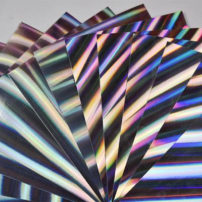 China Iridescent Holographic Paper Roll Glossy Surface Finish High Durability Glossy Paper Roll for sale