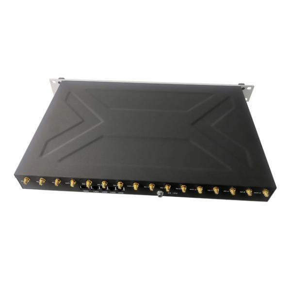 Modem de routeur cellulaire sim-lié 4G 5G monté sur un rack pour diffusion en direct en extérieur