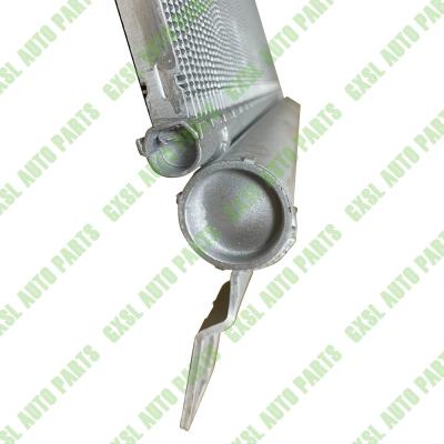 Cina Per Bentley Bentayga Auto Motor Parts Condensatore OEM 4M0816421C in vendita