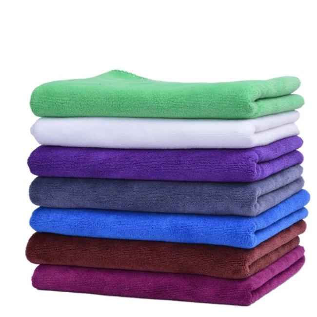 Demonstration of microfiber towel in use