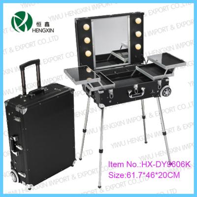 Cina Stazione portatile di trucco con le casse di treno cosmetiche delle luci 617×460×200 millimetro in vendita