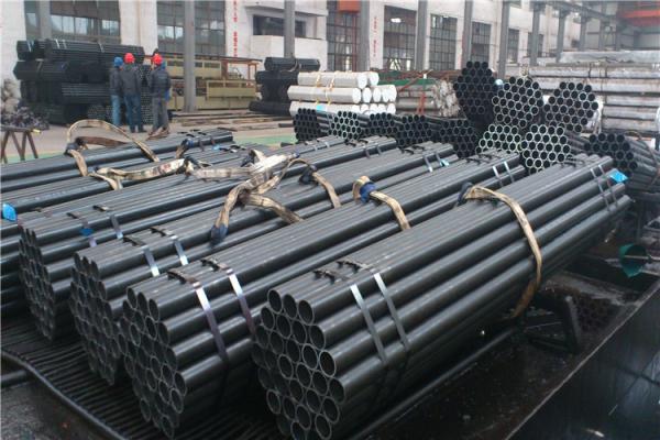 Black Drill Rod Seamless Drill Pipe High Tolerance 3 - 11.8m Length 2 - 15m WT Size