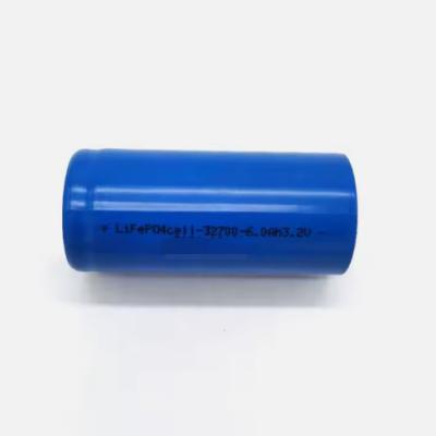 Cina LFP 32700 Lifepo4 cilindrico 3.2V 6000mah Batteria al litio per lampadina in vendita