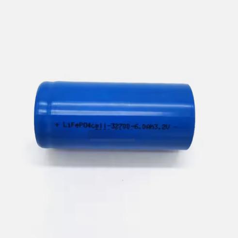 LFP 32700 Lifepo4 cilindrico 3.2V 6000mah Batteria al litio per lampadina
