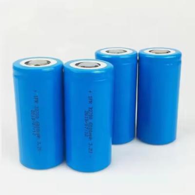 Cina LFP 32700 Lifepo4 cilindrico 3.2V 6000mah Batteria al litio per lampadina in vendita