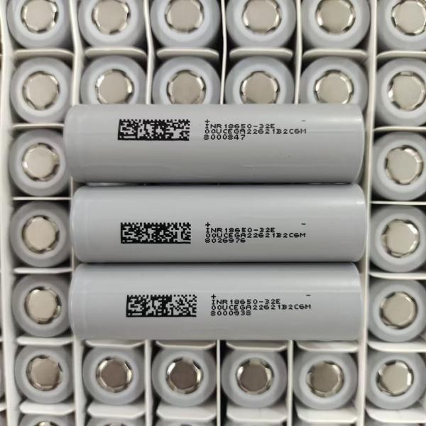 Quality 3.7V Standard Cylindrical Lithium Ion Cell 3200mAh Large Capacity 18650 Lithium for sale