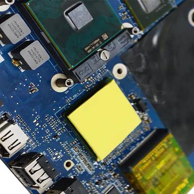 中国 コンピュータのためのRoHSの自己接着超柔らかい熱パッド1 W/m.K 販売のため