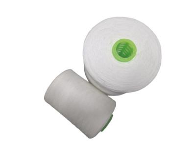 Китай 80S/2 Заводская цена сырая белая 100% полиэфирная пряжа с сердечником 60/2, 60/3 продается