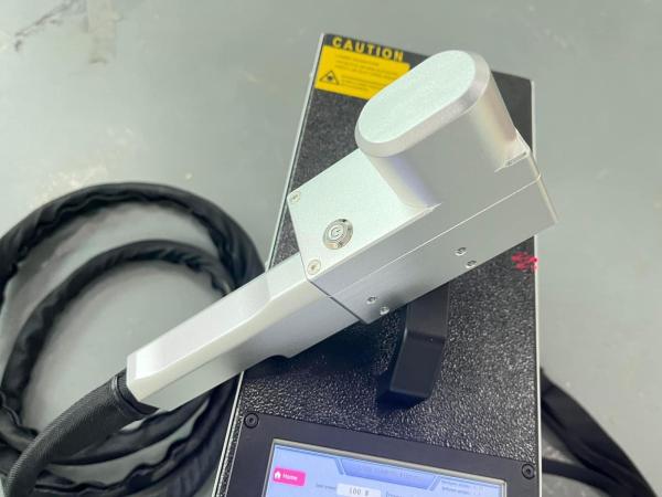 Quality Portable 200w 300w 500w 1000w Pulsed Laser Cleaning Machine for Wood Paint Stone for sale