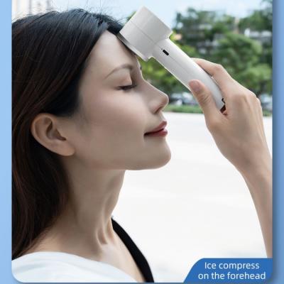 China Ventilador portátil recargable de mano con 5 velocidades y compresor de hielo, que funciona con batería en venta