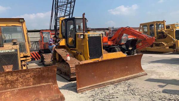 Quality Original Color D5M LGP Used Crawler Bulldozer High Drive Used Caterpillar for sale