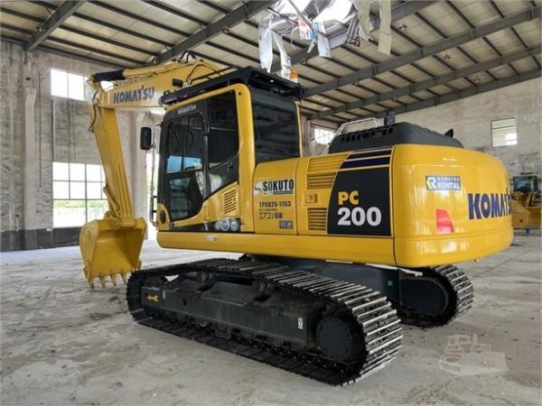 Quality PC200-8 Used Komatsu Excavator Original Japan Maintainable Second Hand Diggers for sale